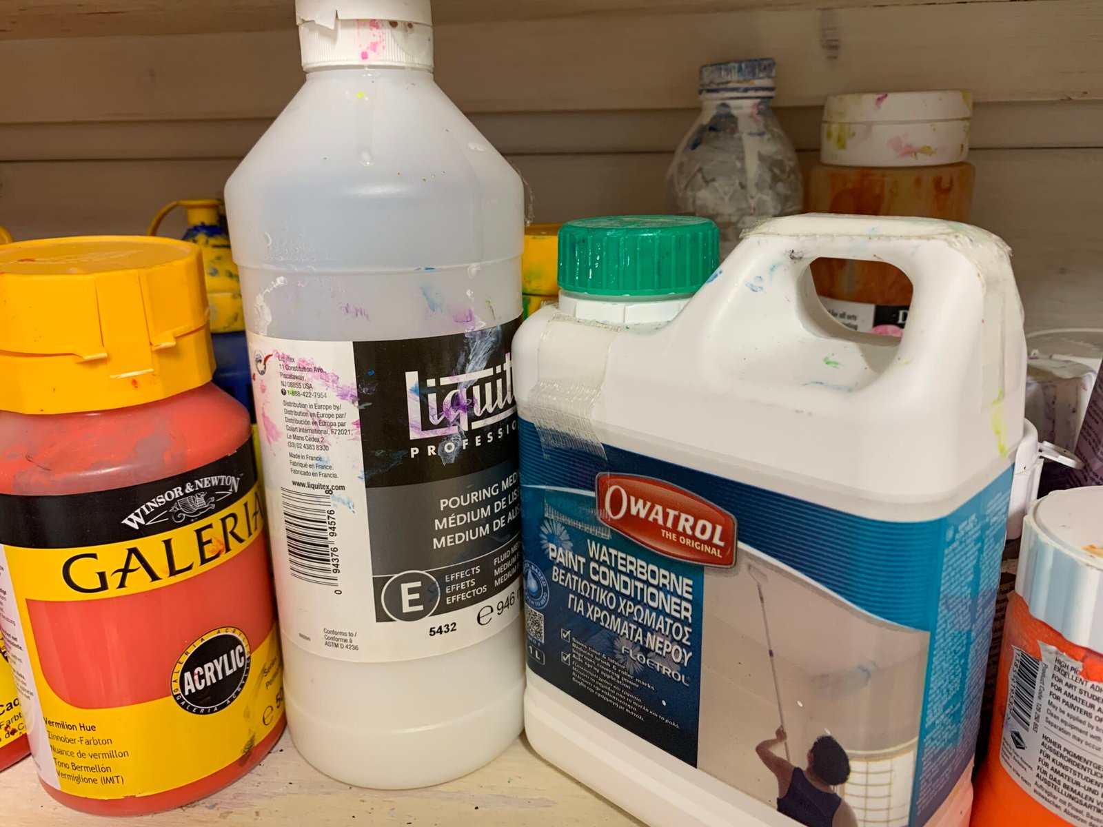 Pouring Mediums - Creating Fluid Acrylic Paintings